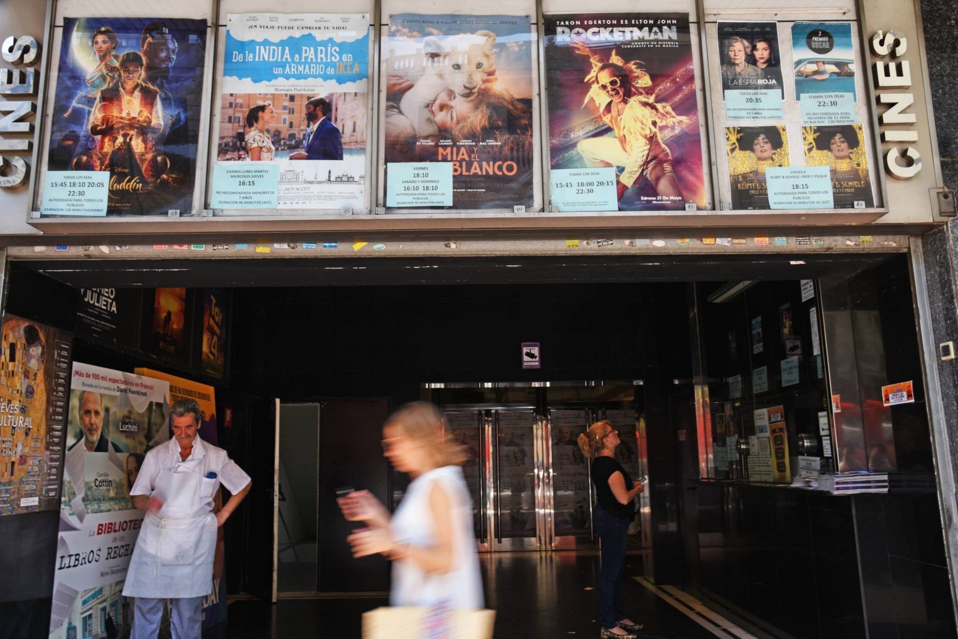 Cinema in Spain slapped with €3000 fine for banning customers from ...