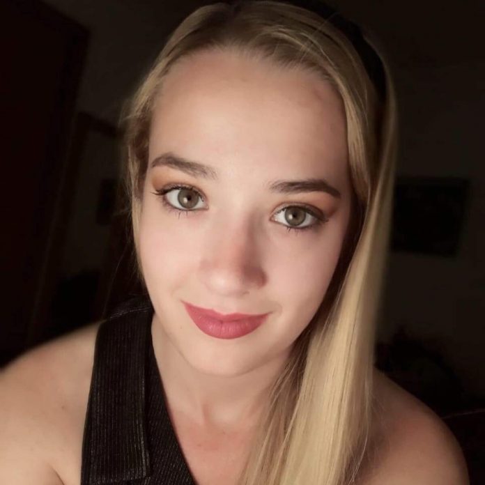 WATCH: Expat opera singer, 22, treats Costa Blanca neighbours to ...