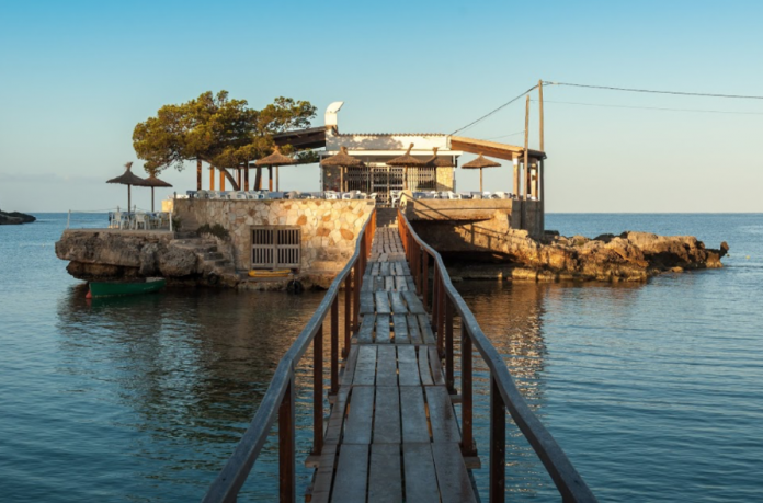 EXCLUSIVE: Inside the stunning beachside home in Spain's Mallorca used ...