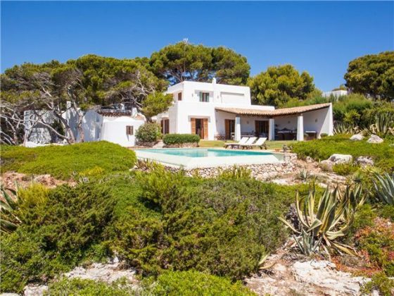 EXCLUSIVE: Inside the stunning beachside home in Spain's Mallorca used ...