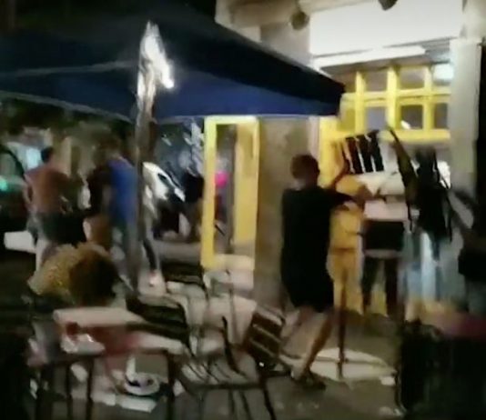 Brit tourists in Barcelona arrested after drunken fight on restaurant ...