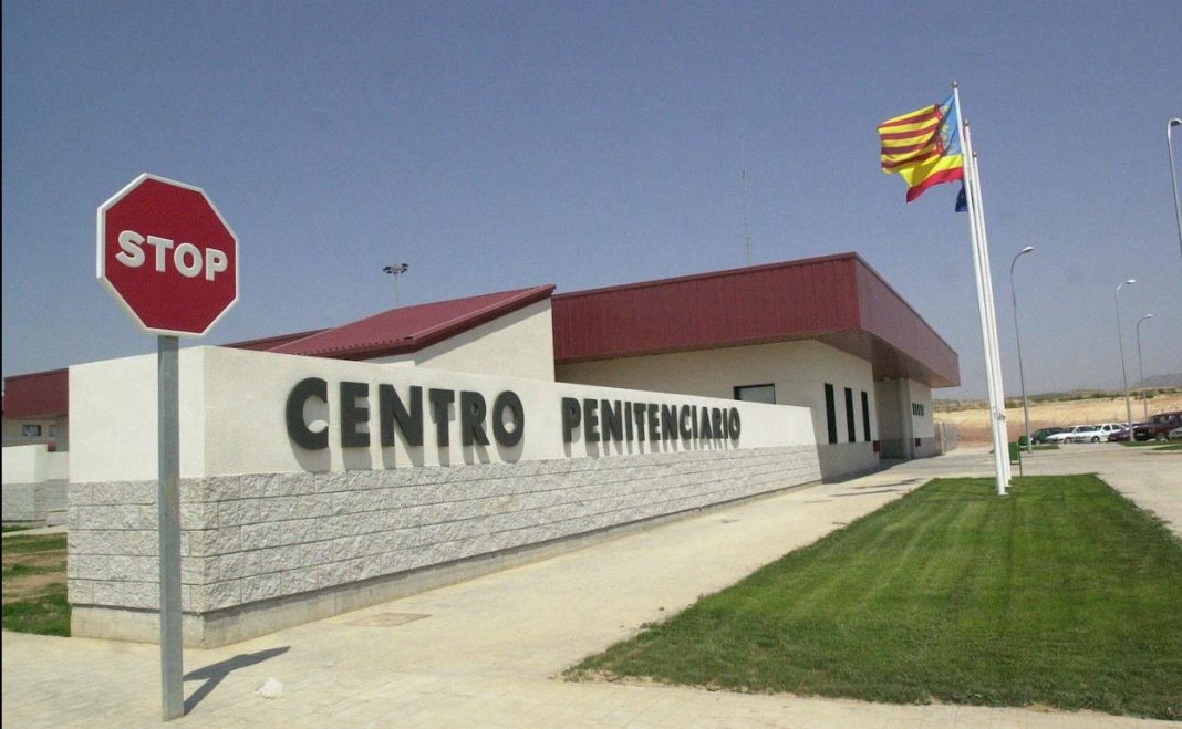 Hundreds of prisoners forced to go into self-isolation at a jail on ...