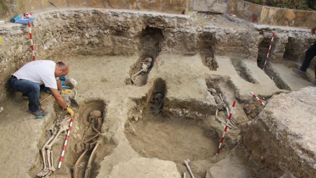 Archaeologists find 4,500 skeletons at 8th-century burial ground in ...