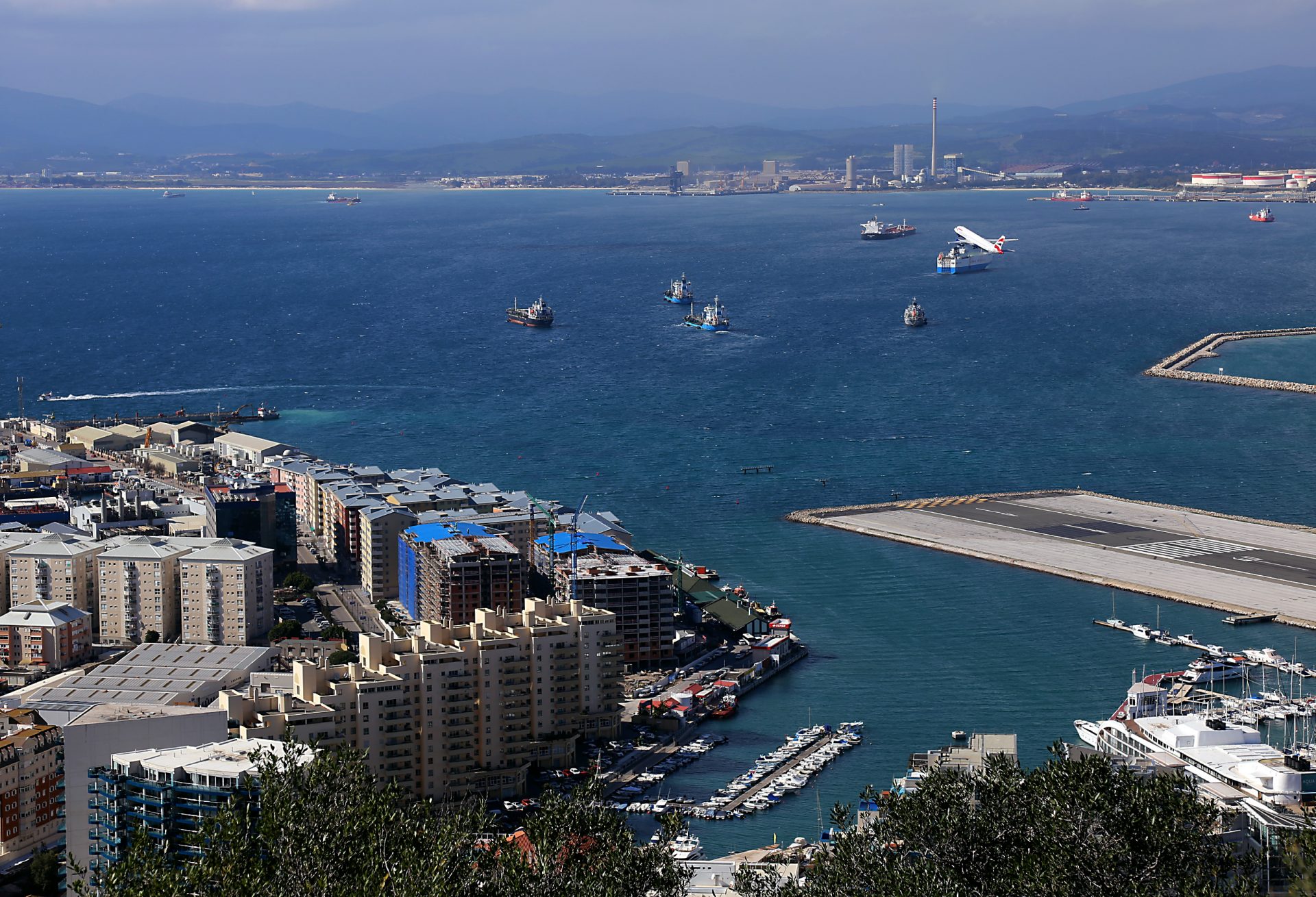 Shell gets historic go-ahead to refuel ships with LNG from Gibraltar