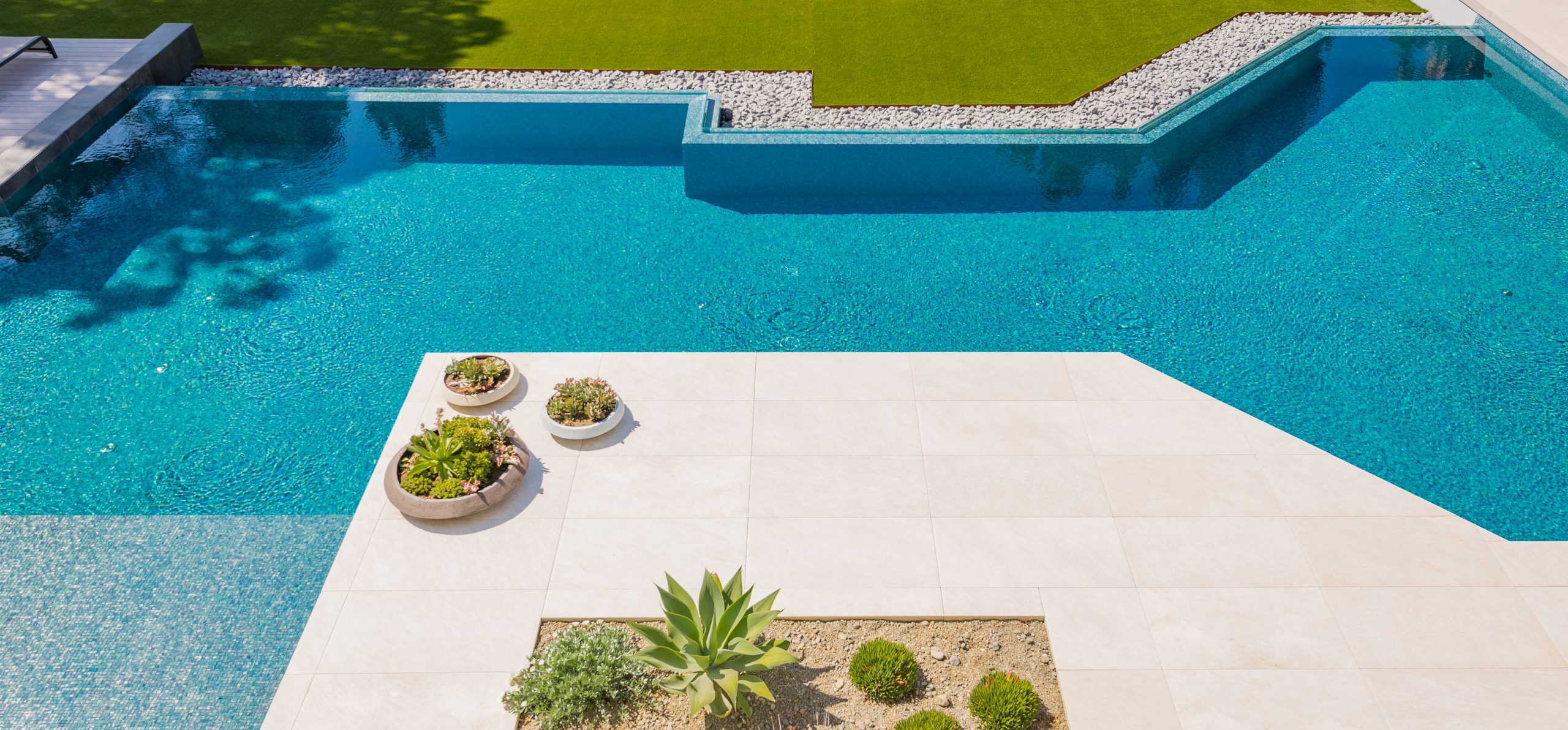 Take a look inside this James Bond-worthy Marbella house with two pools ...