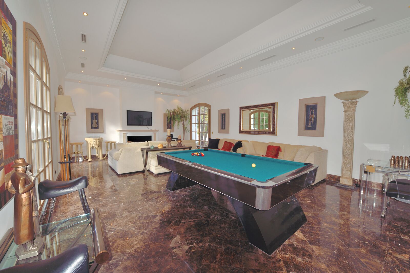EXCLUSIVE: The villa that serves as secret hideout for Princess Diana's ...