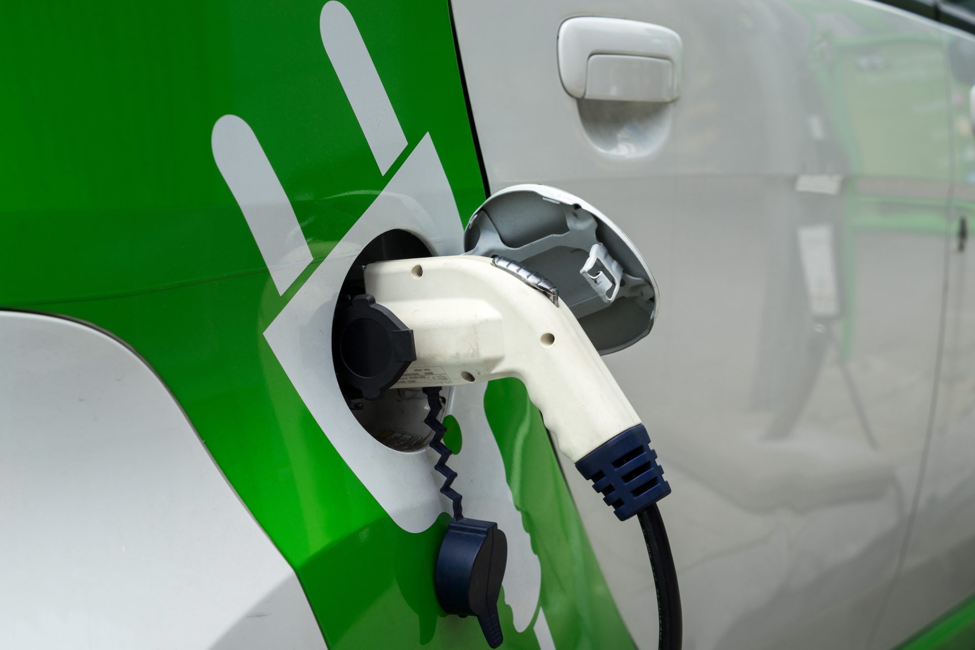 Repsol installing over 600 electric charging points at service areas in ...