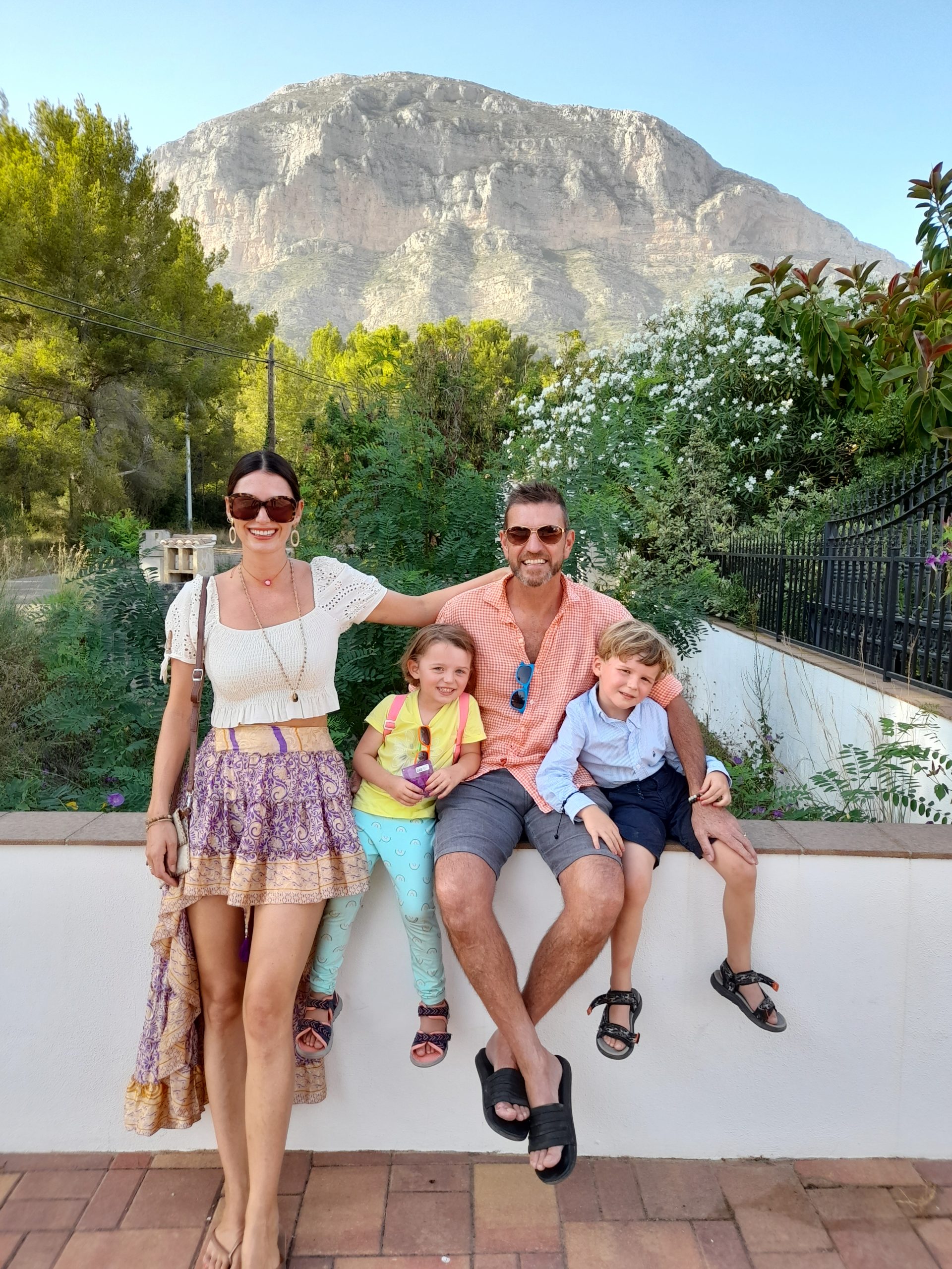 Manchester United and Leeds star Lee Sharpe launches sports bar on ...