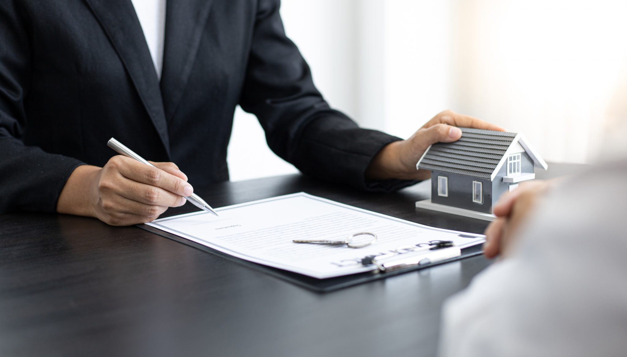 Costa Blanca real estate agents arrested for scamming foreign customers ...