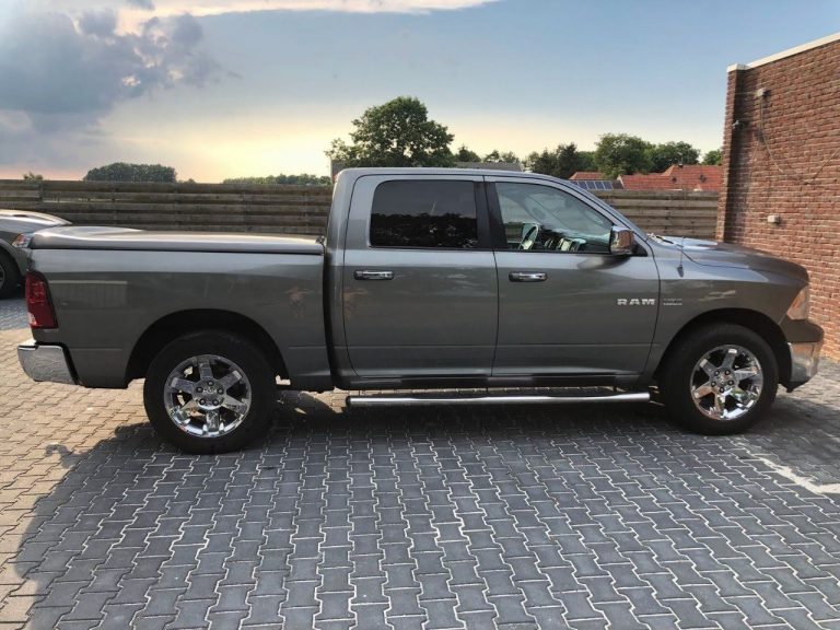 FOR SALE - Luxury 11 MTR American Camper Trailer - Olive Press News Spain