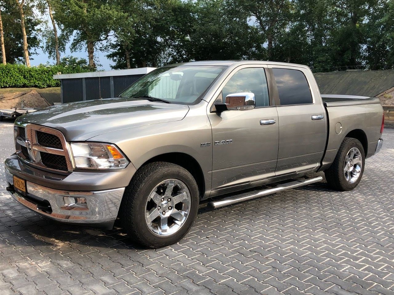 FOR SALE - Luxury 11 MTR American Camper Trailer - Olive Press News Spain