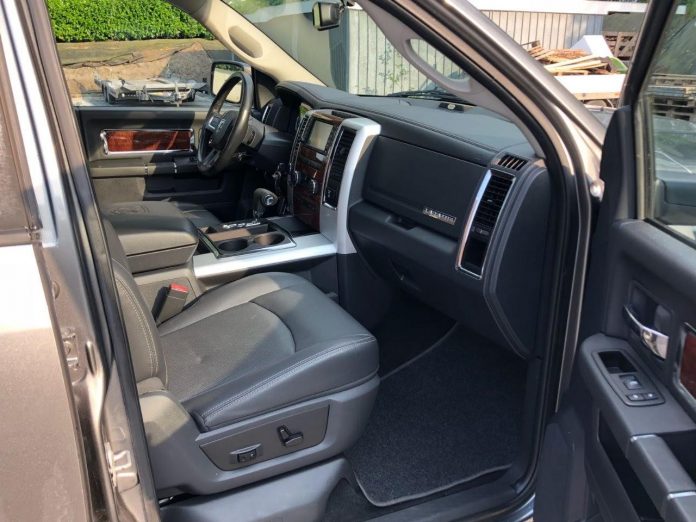 FOR SALE - Luxury 11 MTR American Camper Trailer - Olive Press News Spain