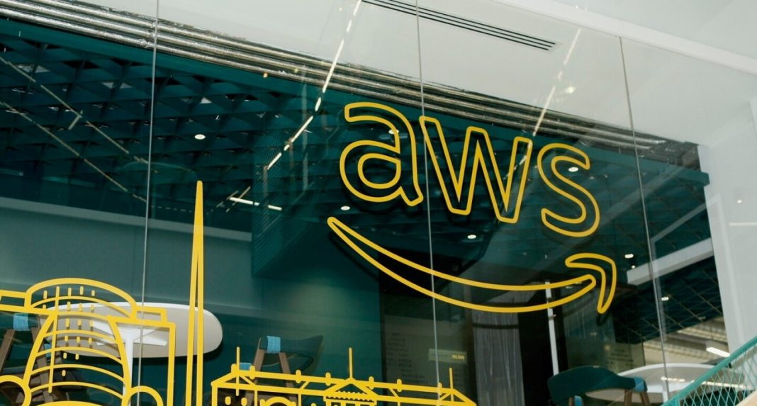 Spain gets €15.7 BILLION cloud service boost from Amazon in country's ...