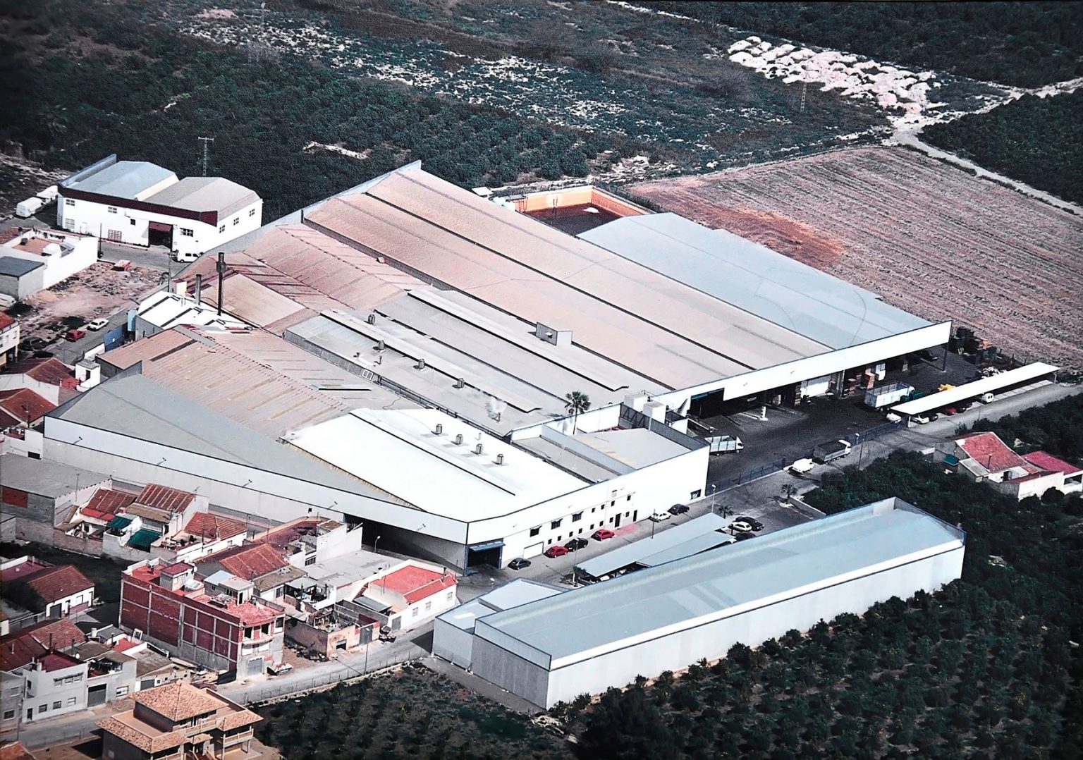 Worker dies at Costa Blanca canning factory in Spain after 400 kilo ...