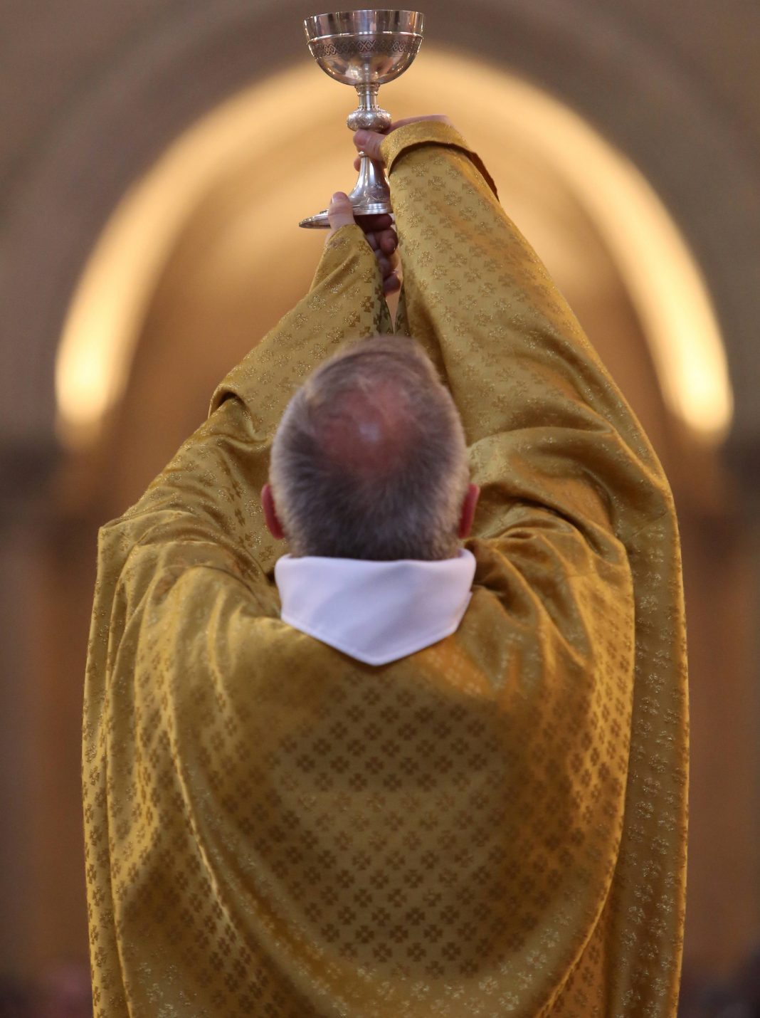 Drunk priest blames communion wine for crashing into several cars in ...