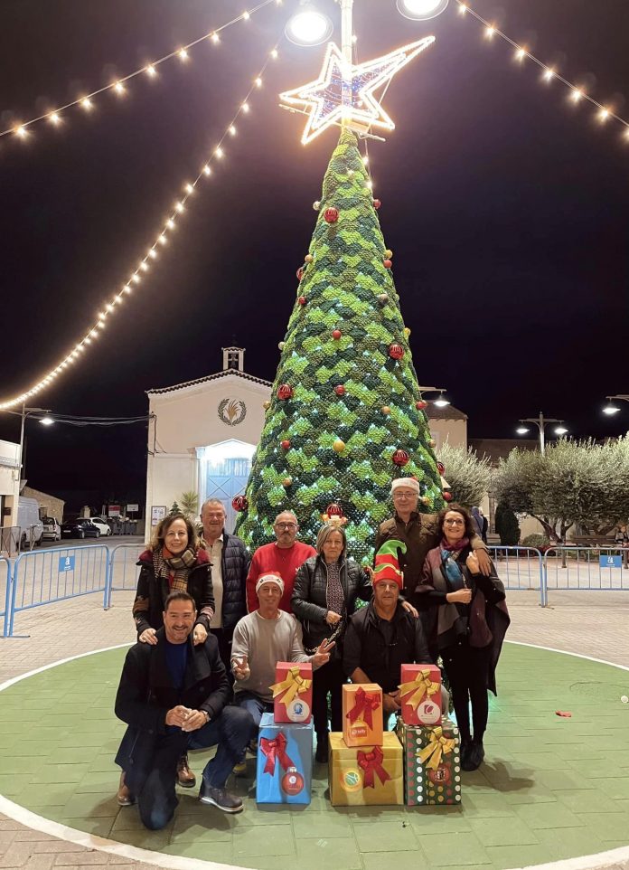 Five-metre tall Christmas tree made from 600 balls of wool adorns town ...