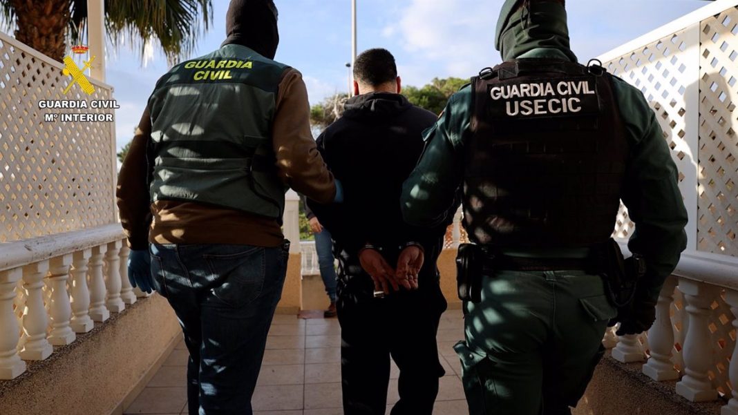 Costa Blanca woman in Spain conned out of €57,000 by bogus policeman in ...