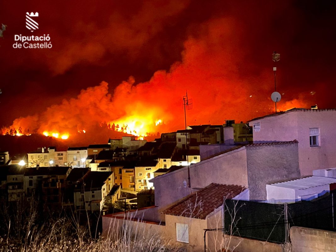 First major forest fire of the year forces evacuations in Spain's ...