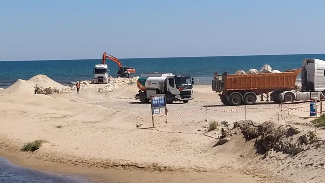 Work begins on new breakwater to stop sand eroding from popular Costa ...