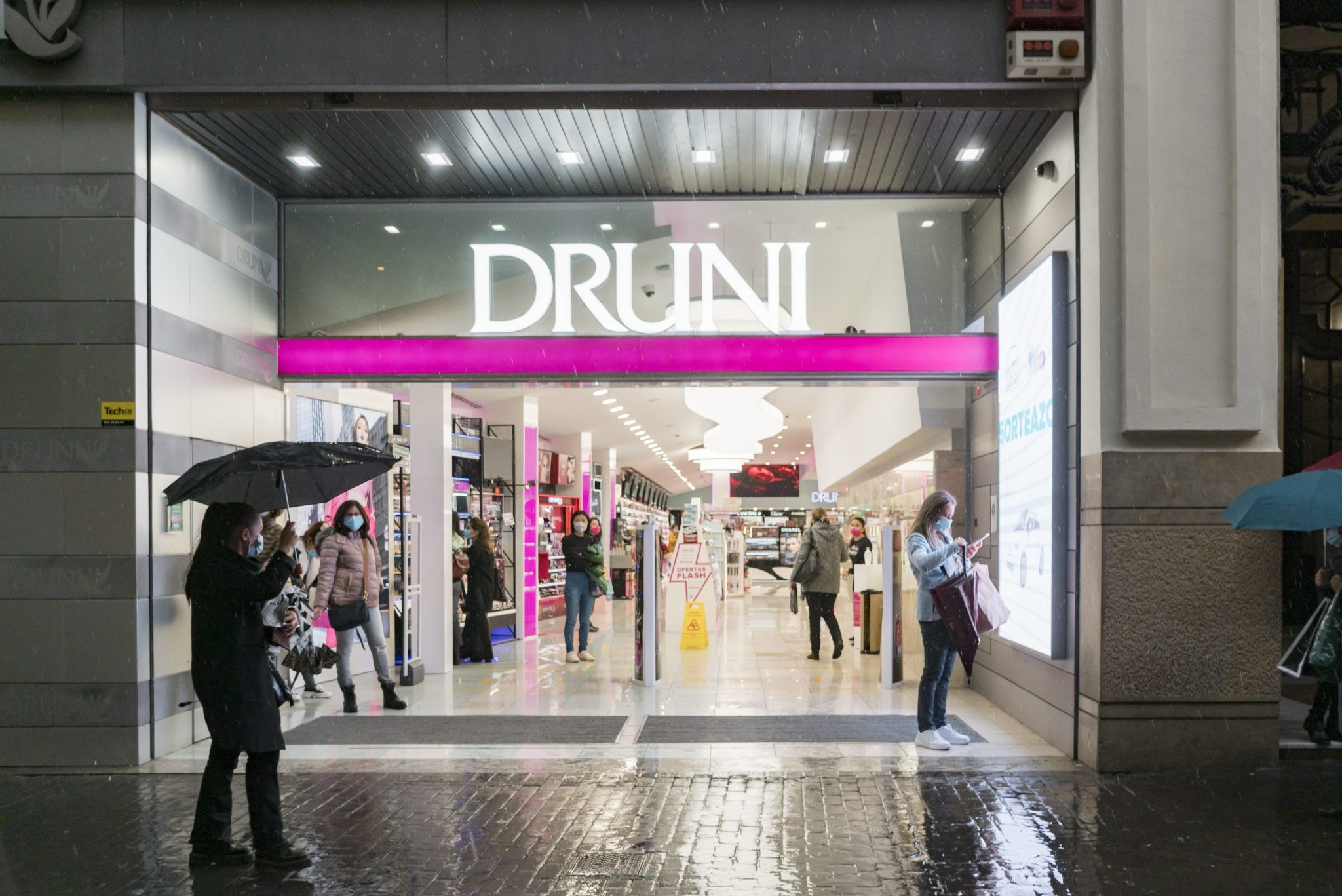 Spain's largest chain of beauty and perfume stores created by 'friendly ...