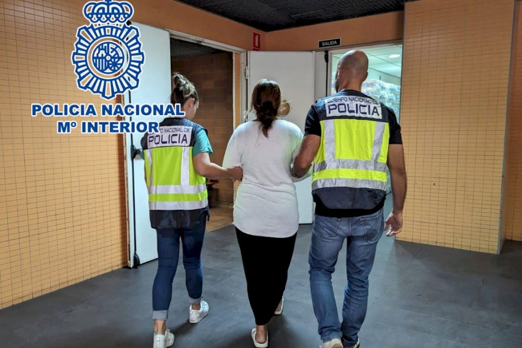 Callous 'love hug' robber targeting old people- and even offering sex ...