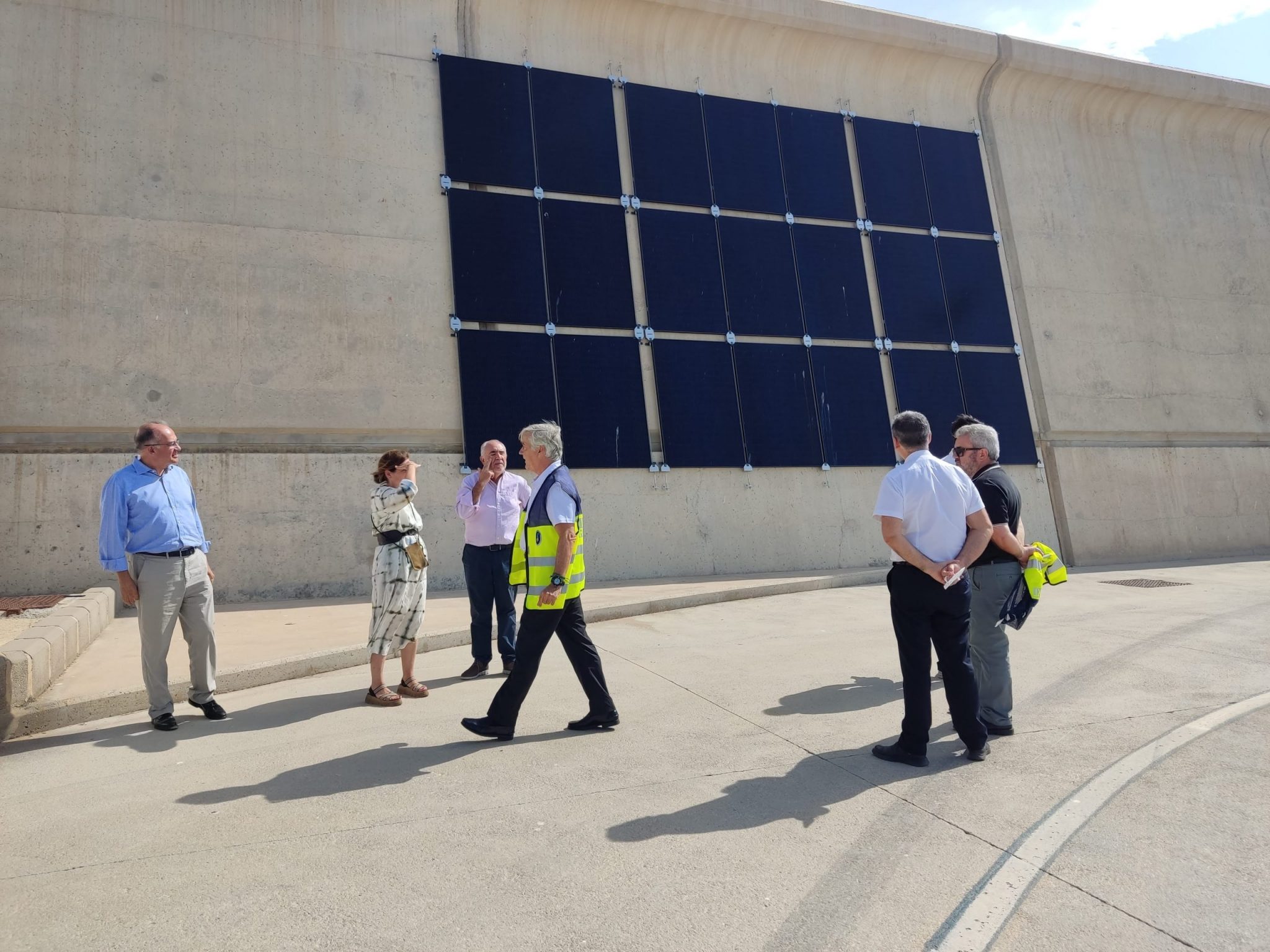 First vertical solar energy park tests in Spain taking place in ...
