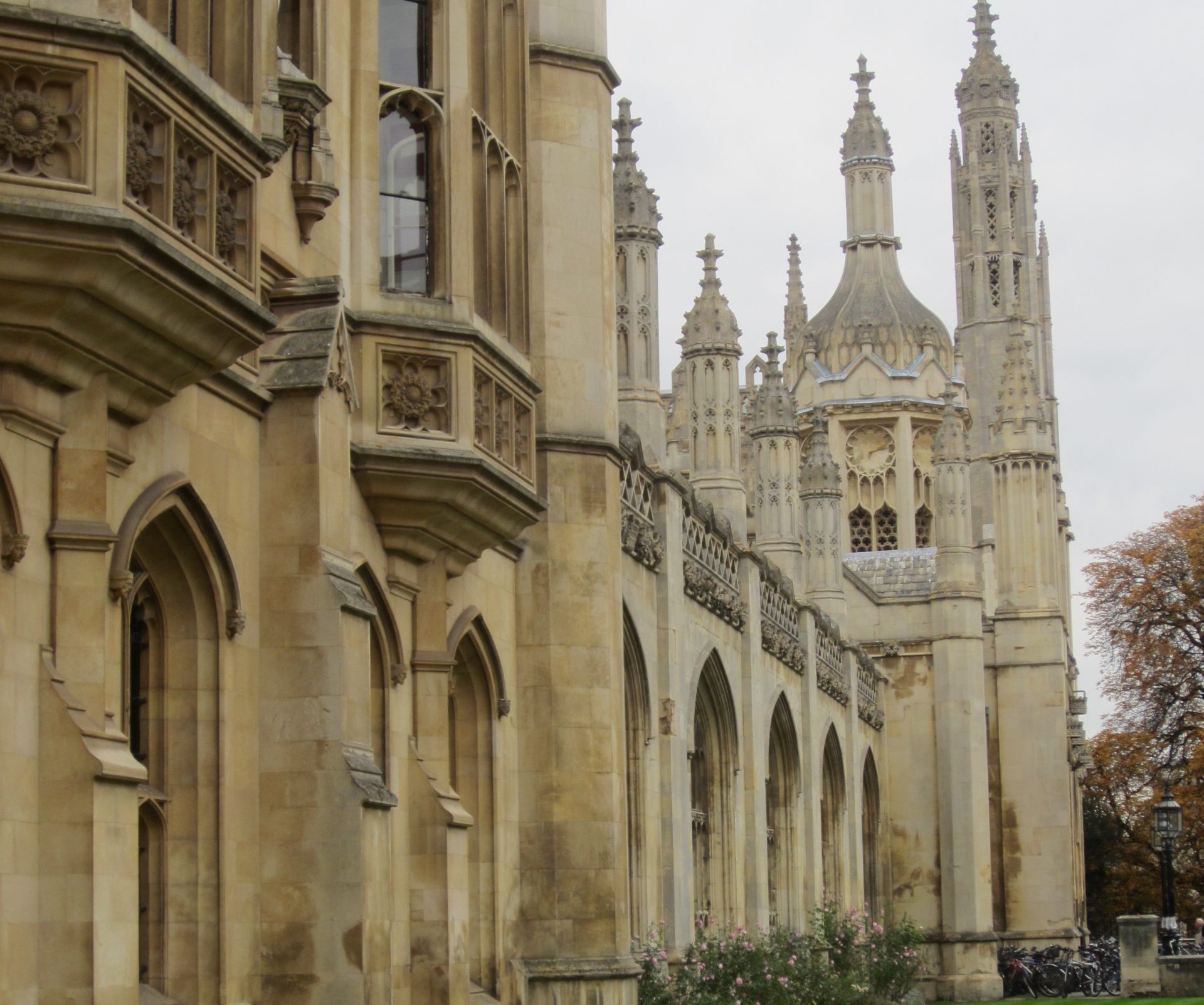 Moorish Castle lights green as Gibraltar mourns casualties of Friday ...