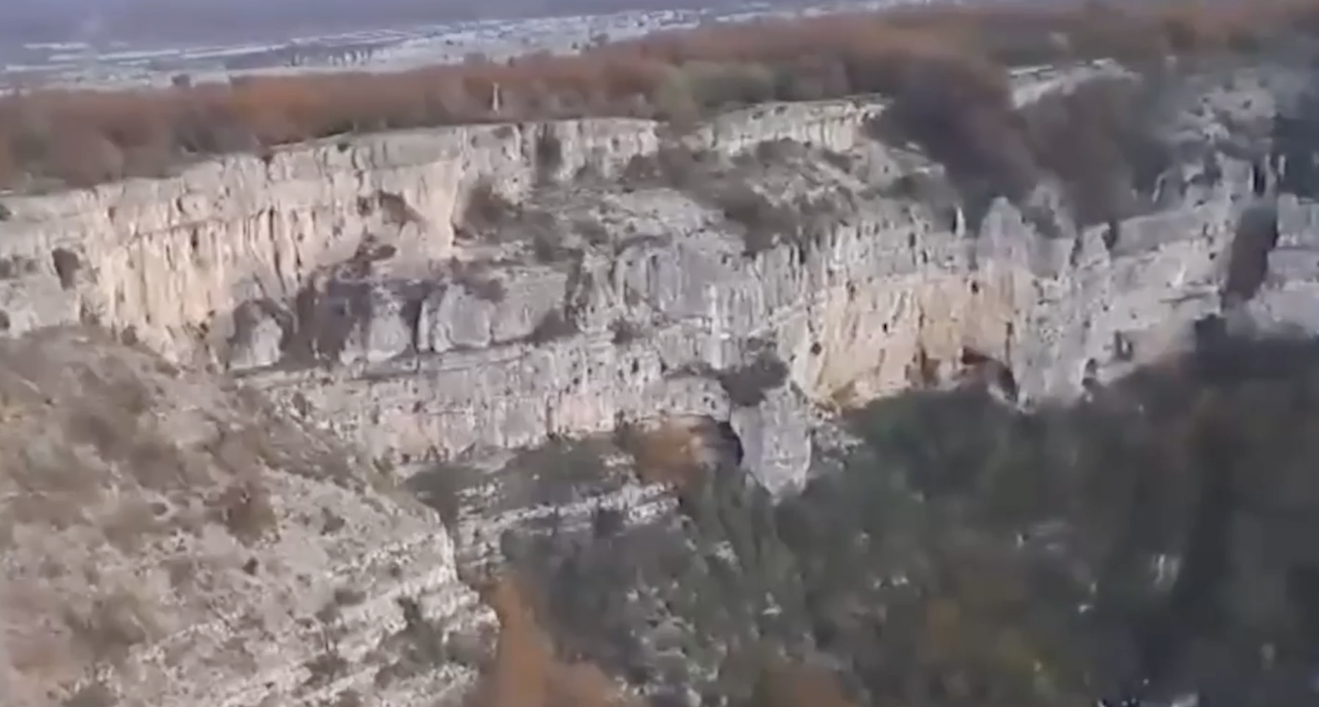 Father jumped into a ravine in Spain while hugging his 7-year-old son ...