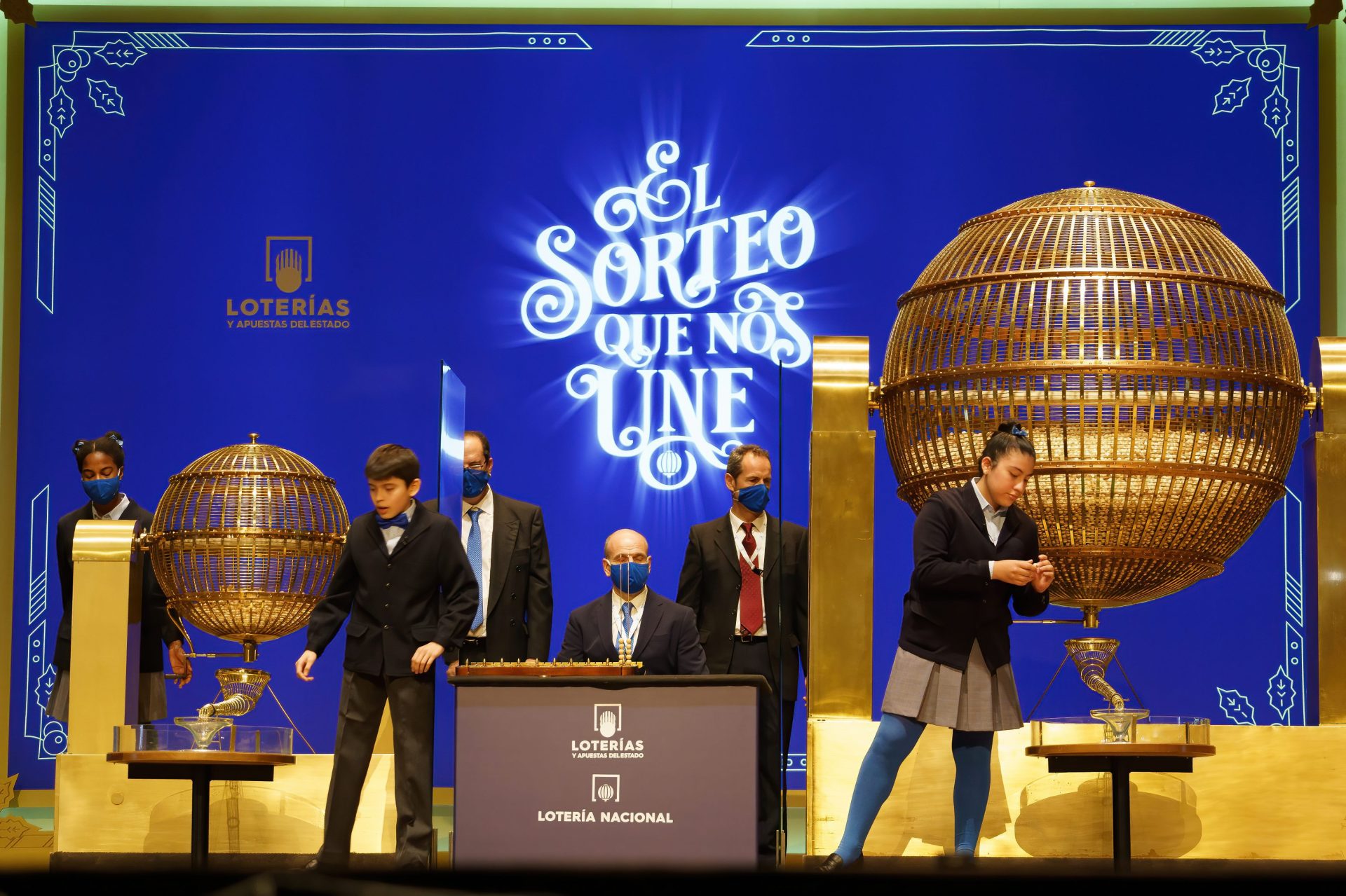 Can I play in Spain's famous Christmas Lottery and how much can I win ...