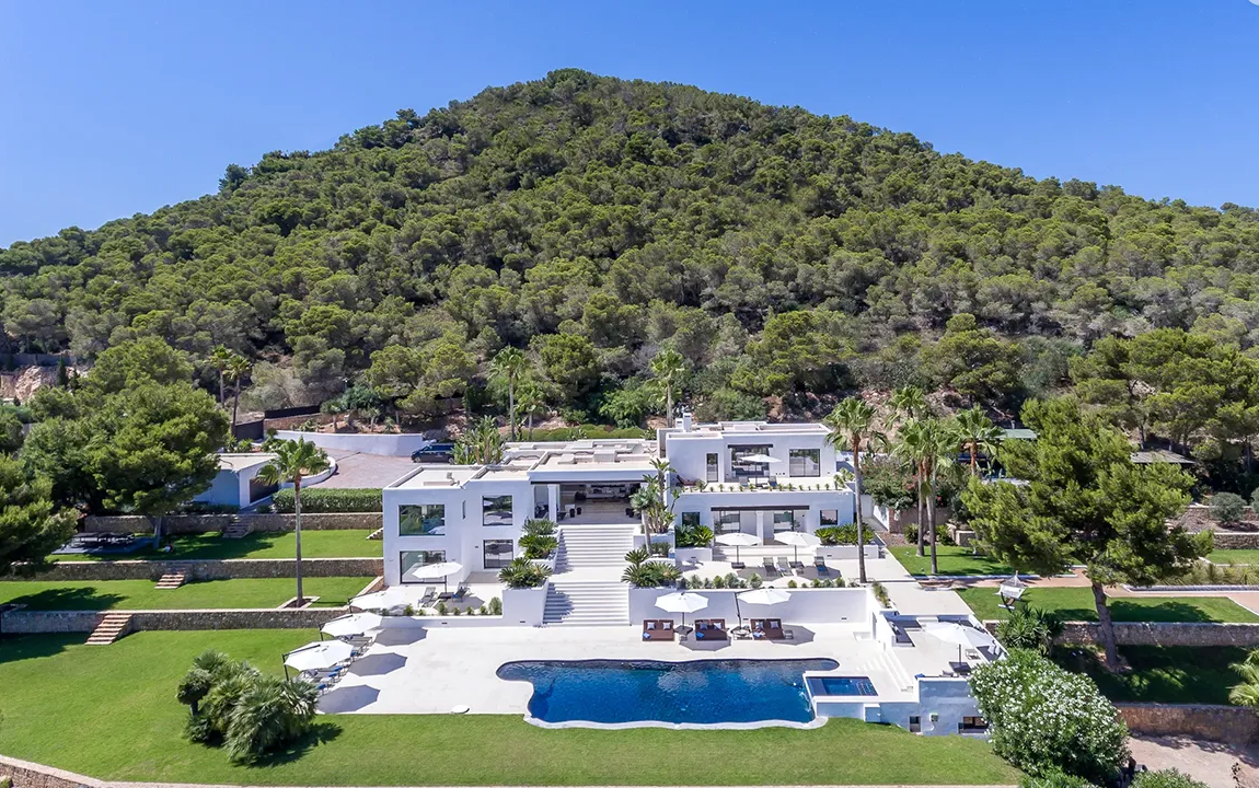 CW Real Estate Ibiza - Ihre Experten für exklusive Immobilien - Olive ...