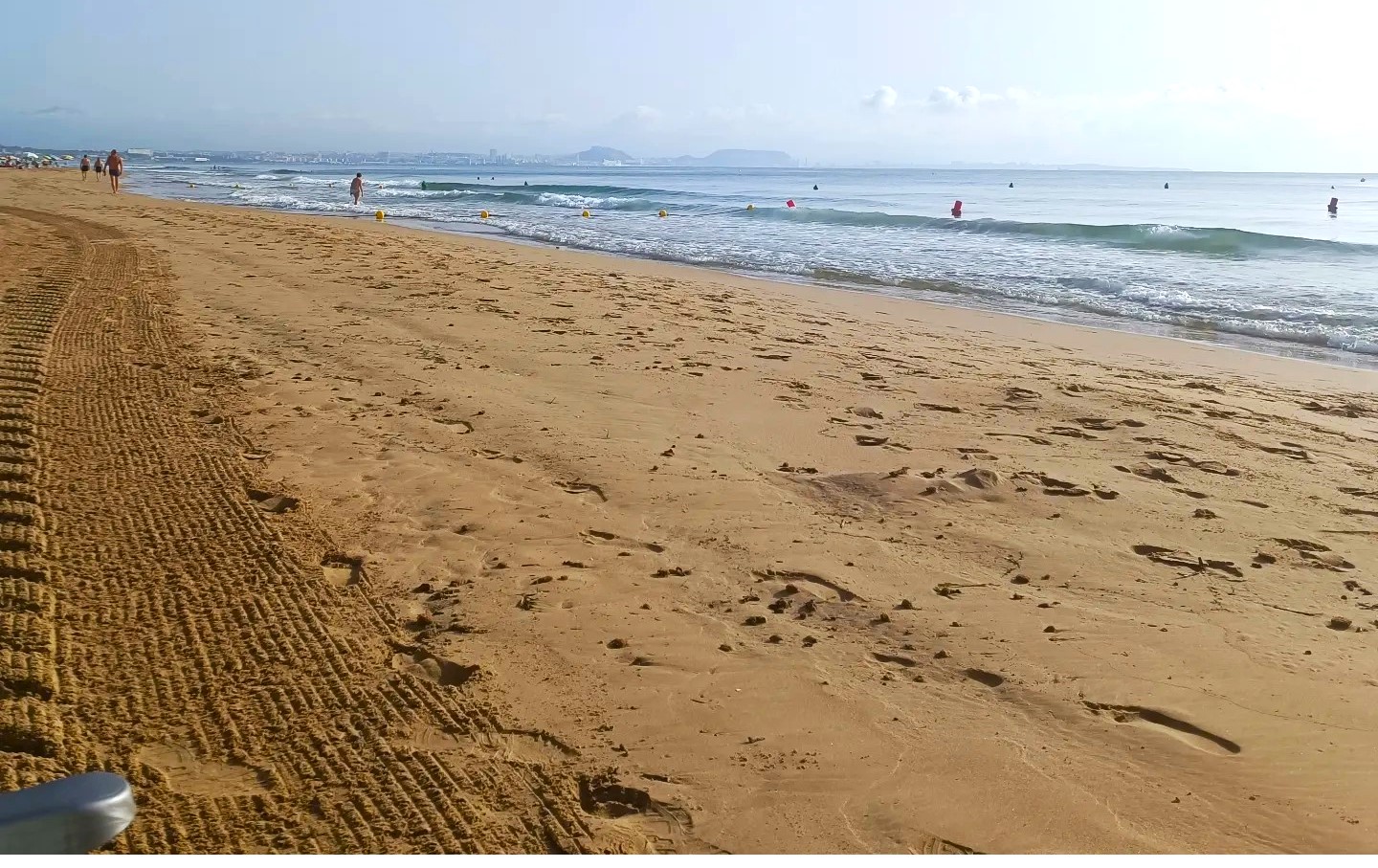 ‘Foreign’ man and woman die on a popular beach on Spain’s Costa Blanca ...