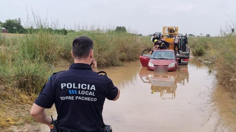 Flash floods lead to nearly 100 emergency rescues in Murcia with people ...