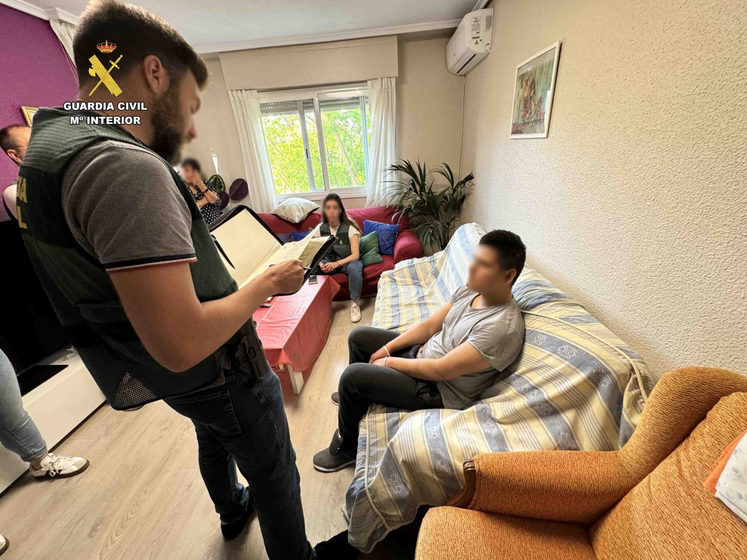 Cyber sex predator cons young children to send him pornographic images in exchange for video ...