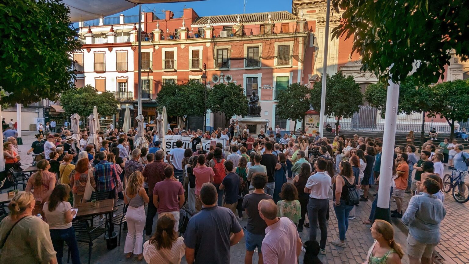 Anti-tourism protests in Spain: Hundreds gather in Sevilla to demand an ...