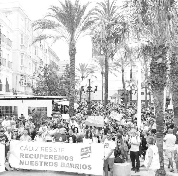 Turismofobia grows in Spain: Three in 10 locals hold a negative view of ...