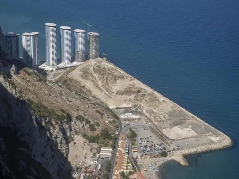 The Telegraph journalist David Knowles, 32, dies in Gibraltar: Tributes ...