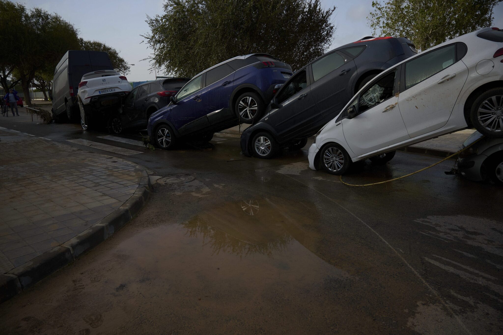 Watch: Natural park in Zaragoza is destroyed by floods as waterfalls ...