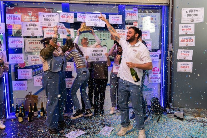Spain's 'El Gordo' Christmas lottery gives away BILLIONS of euros in ...