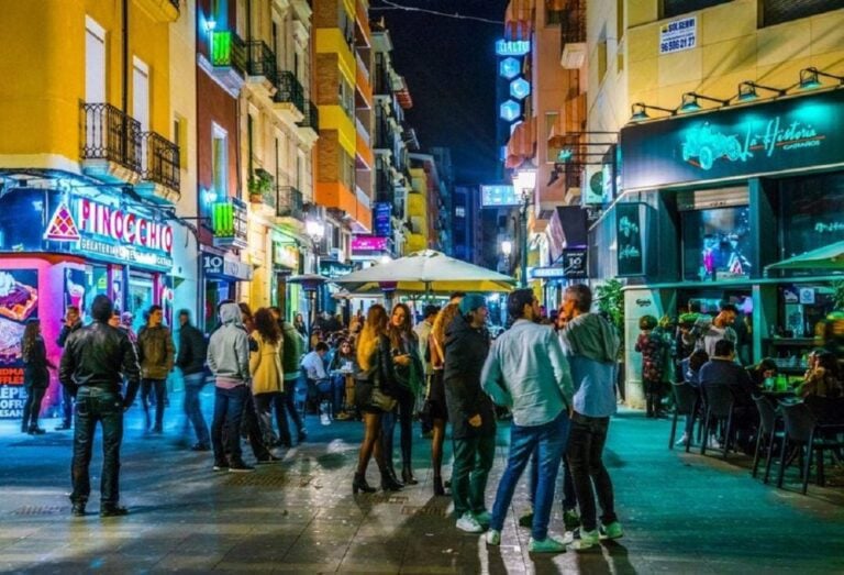 Alicante cracks down on tourism as it closes nightclubs and removes ...