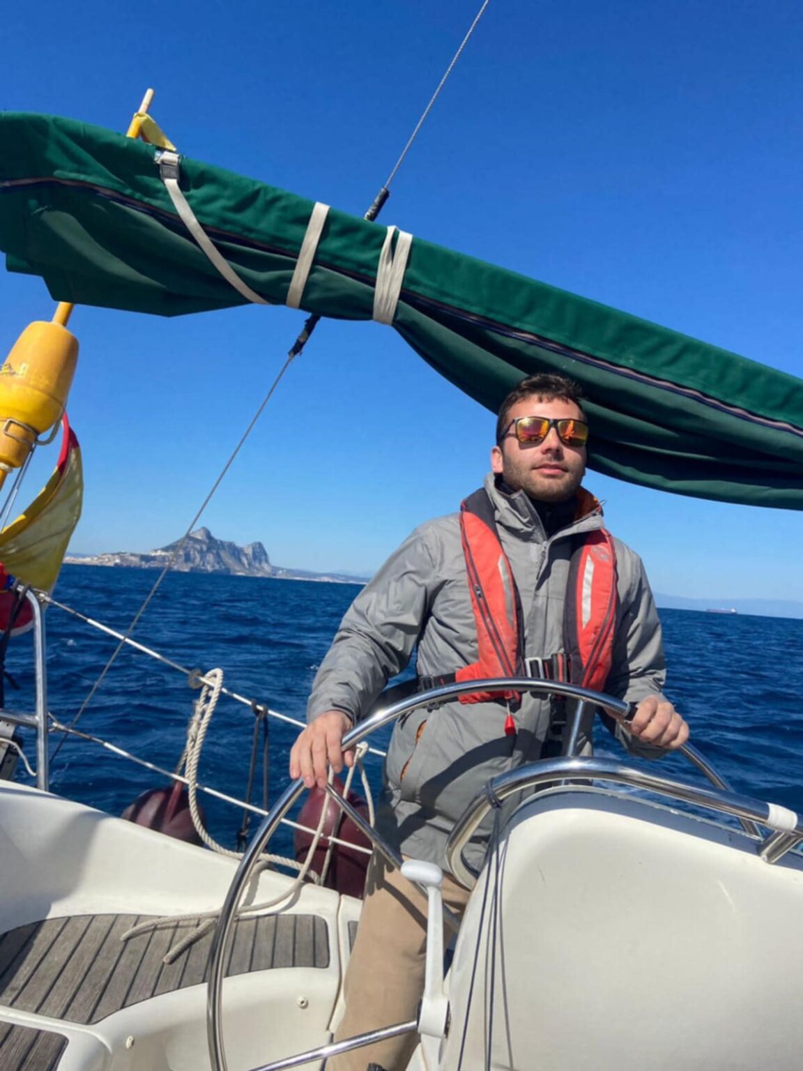 Grant Barr: Family share photos of missing New York banker who vanished ...