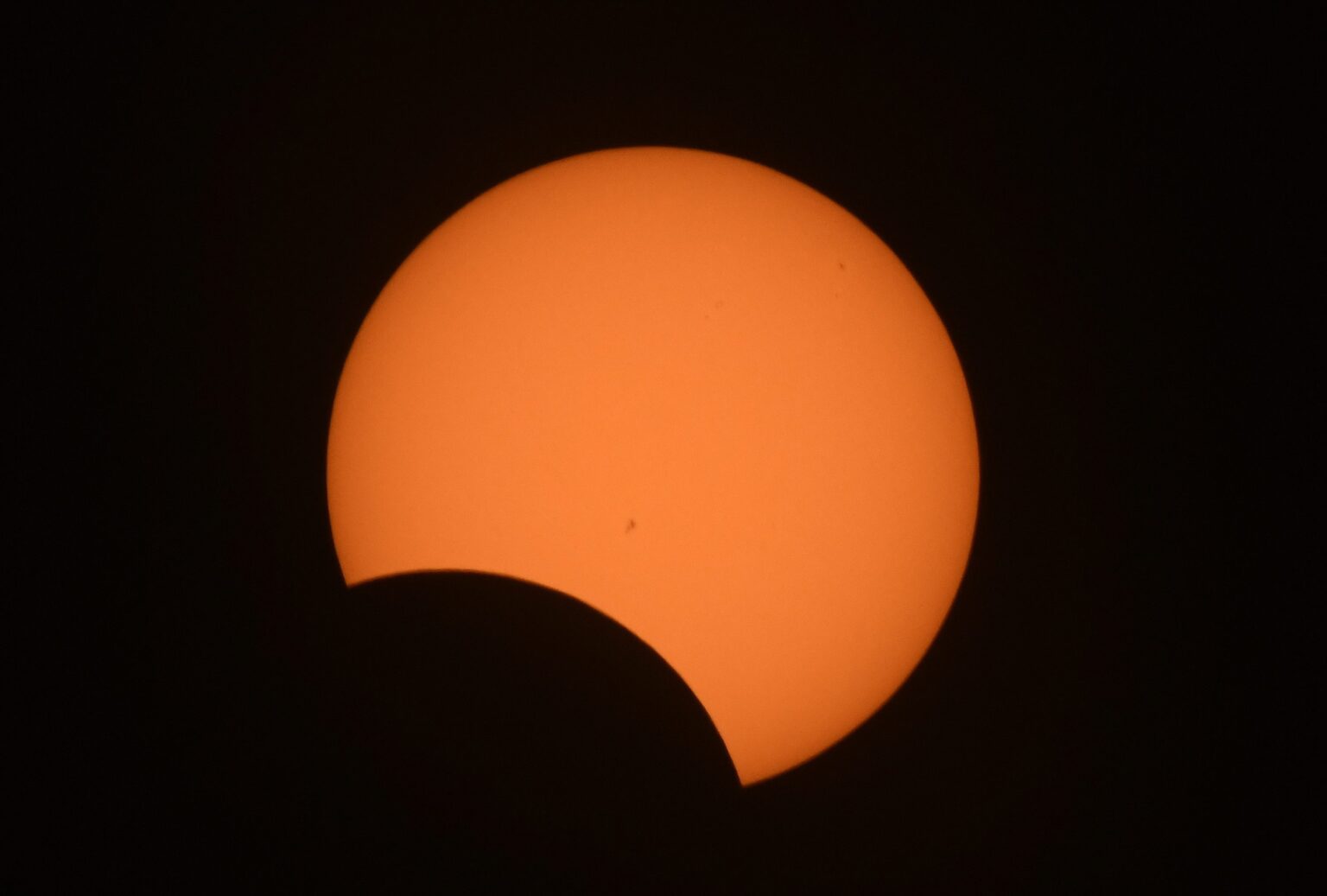 Spain braces for ‘Eclipse Apocalypse’ with THREE solar events in three ...