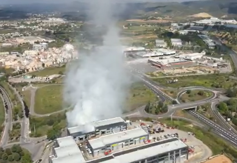 Alert in Catalunya as toxic cloud confines thousands in their homes ...