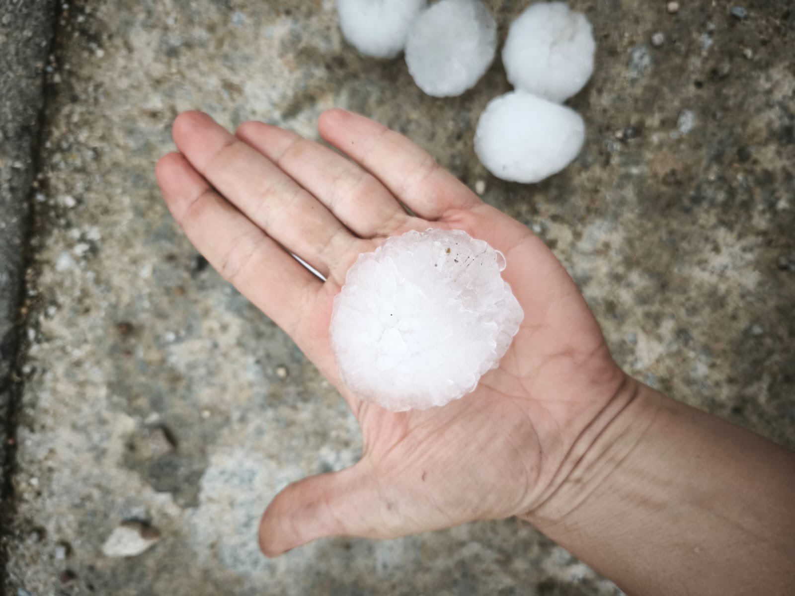 ‘Intense’ thunderstorms and giant hailstones as DANA set to hit tourist ...