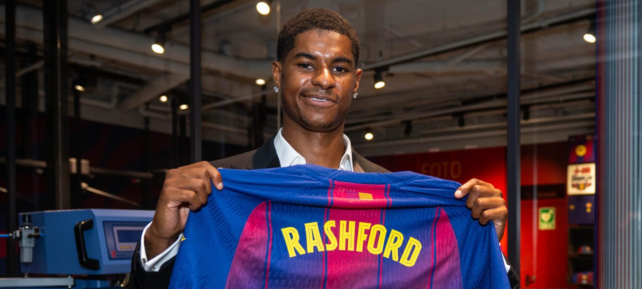 Brit exodus to Spain continues as Barcelona sign Manchester United and ...