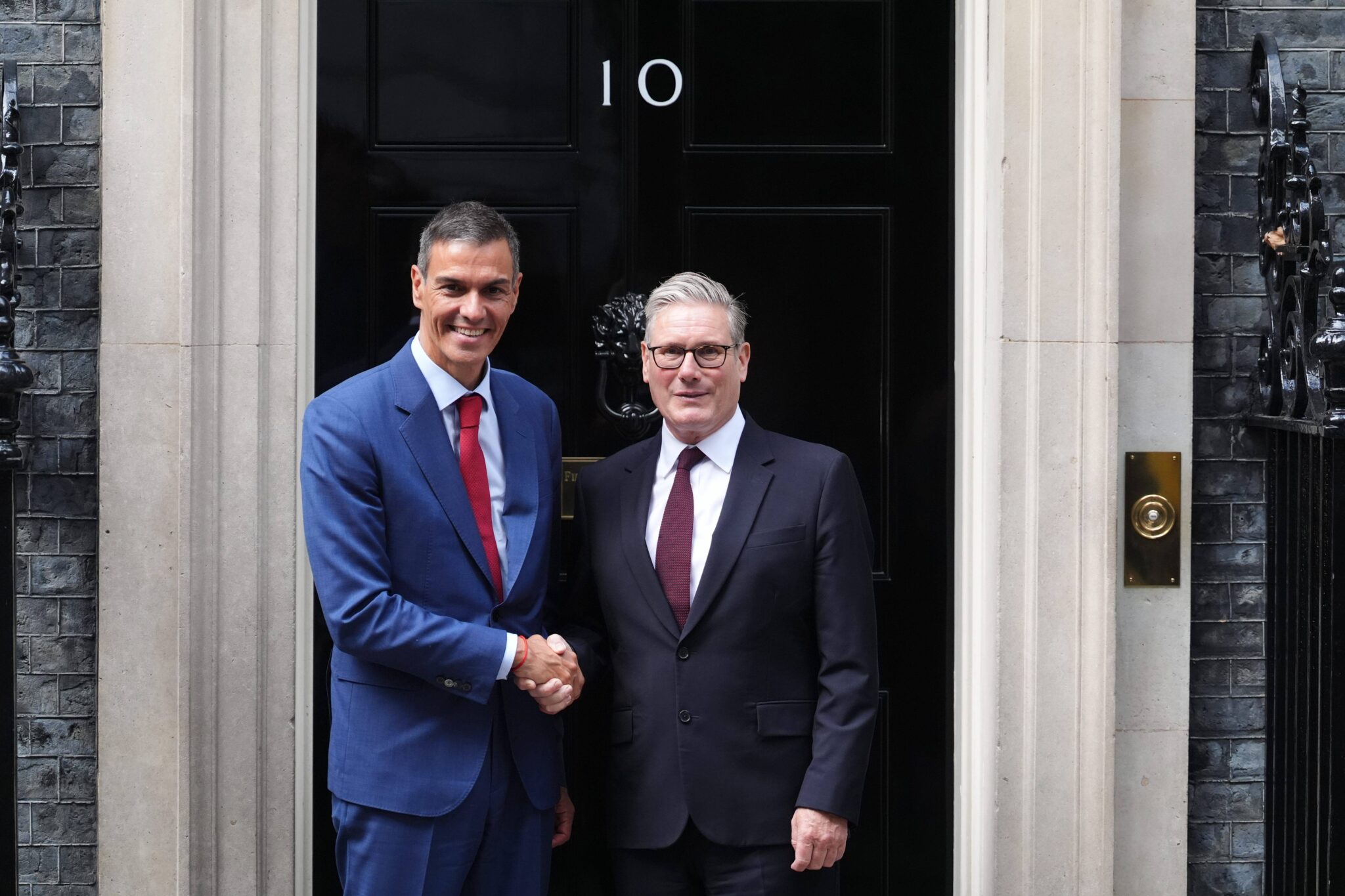 Spanish PM Sanchez forced to turn around mid-flight to Ukraine summit ...