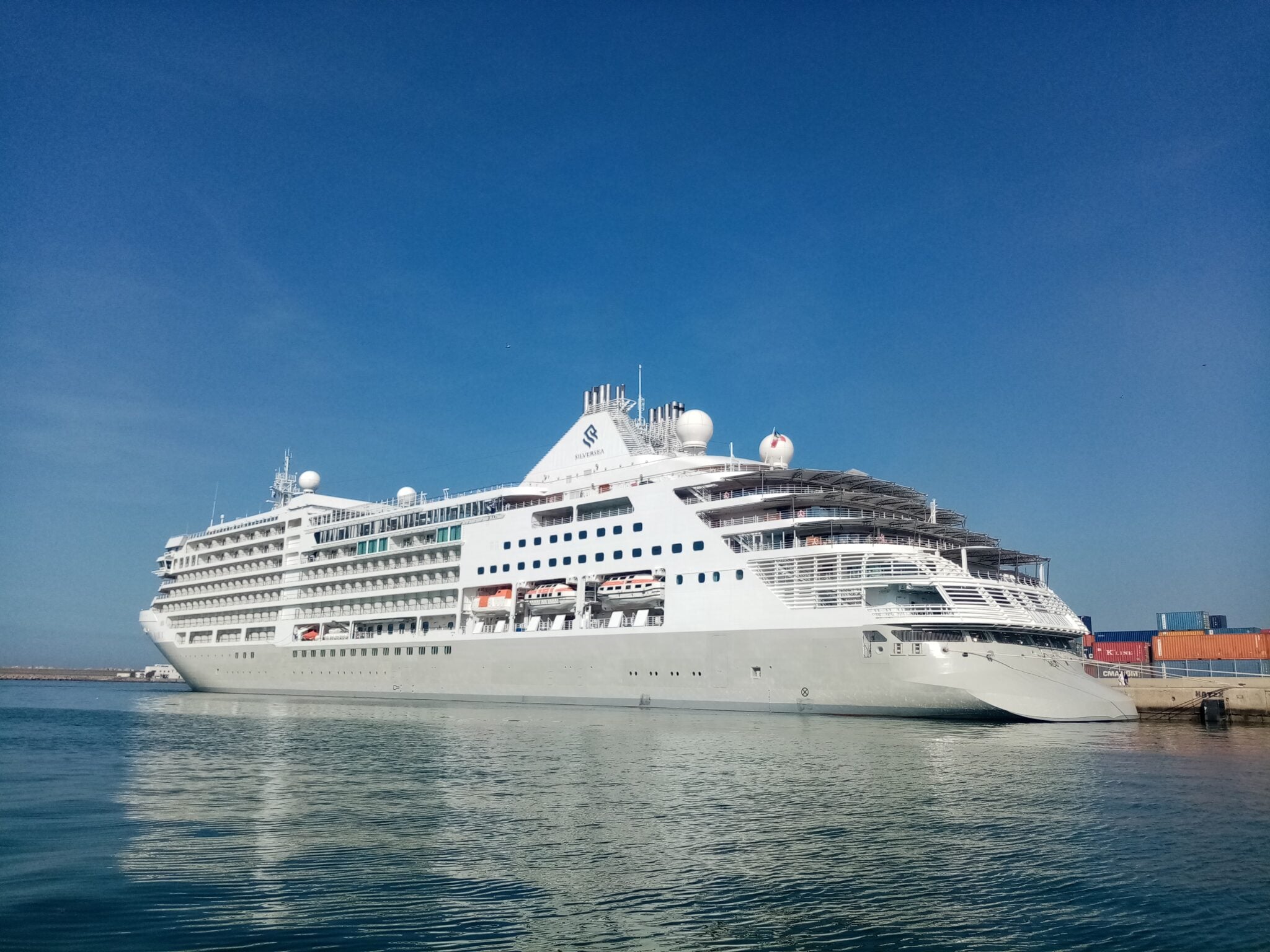 'Ultra-luxury' British cruise ship pulls into port in northern Spain