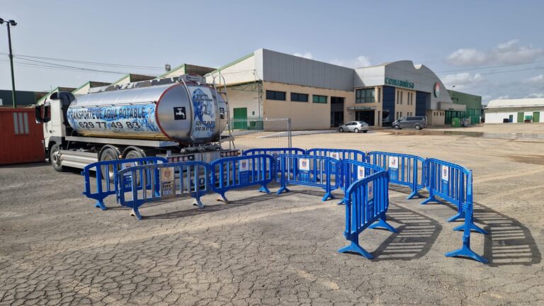 Tankers supply over 100,000 residents who cannot use tap water due to ...