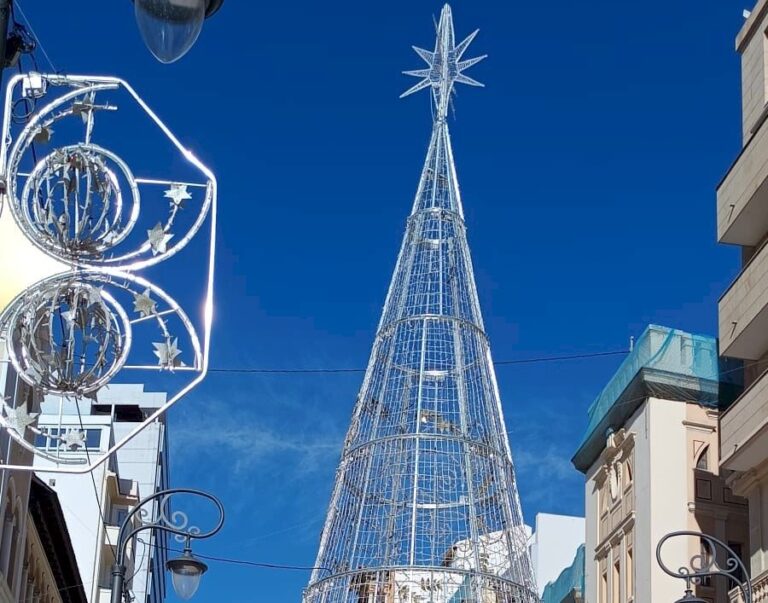 Alicante switches on one of Spain's biggest Christmas light displays ...