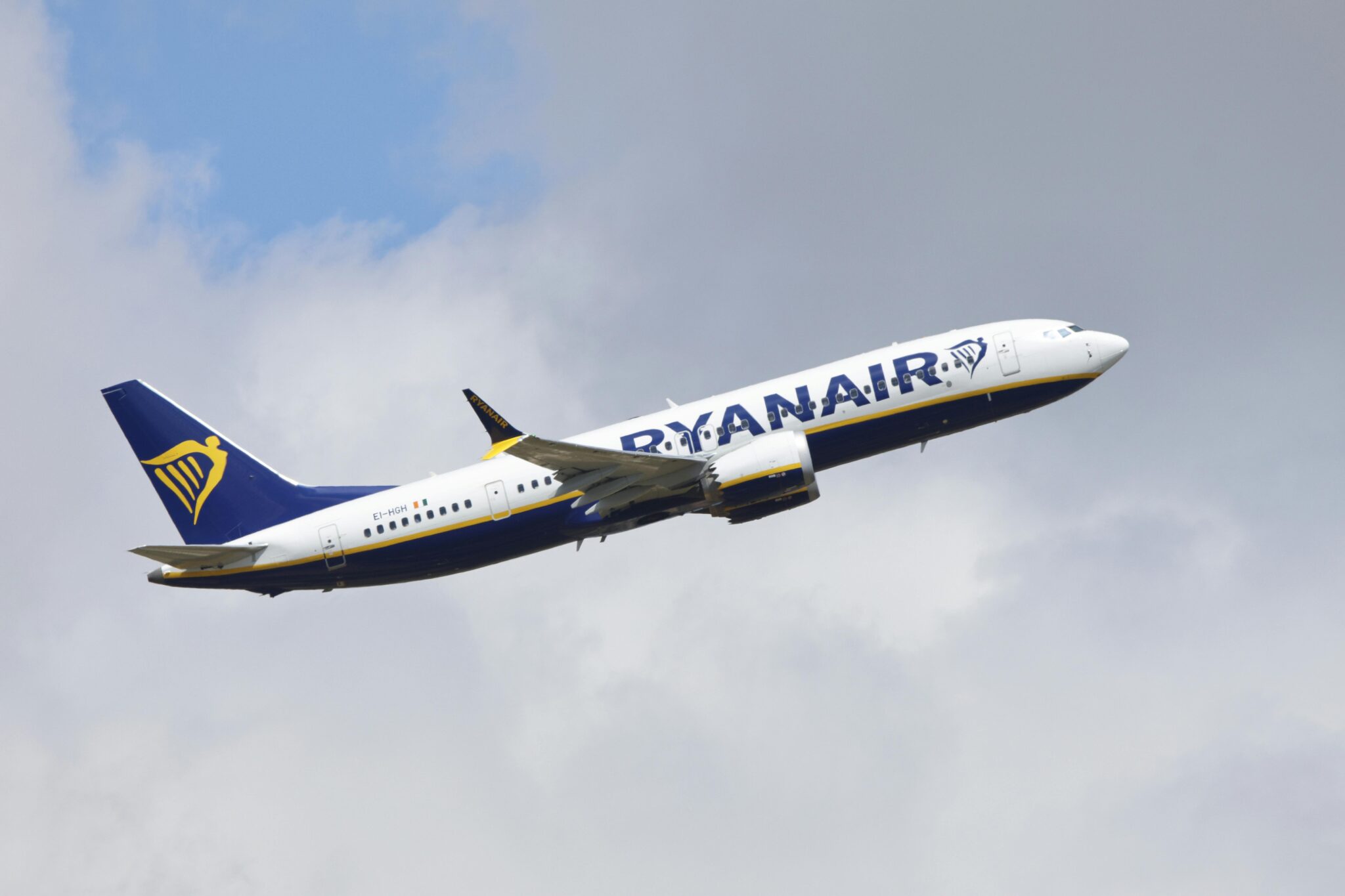 Disruptive Ryanair passengers on Ibiza flight fined thousands