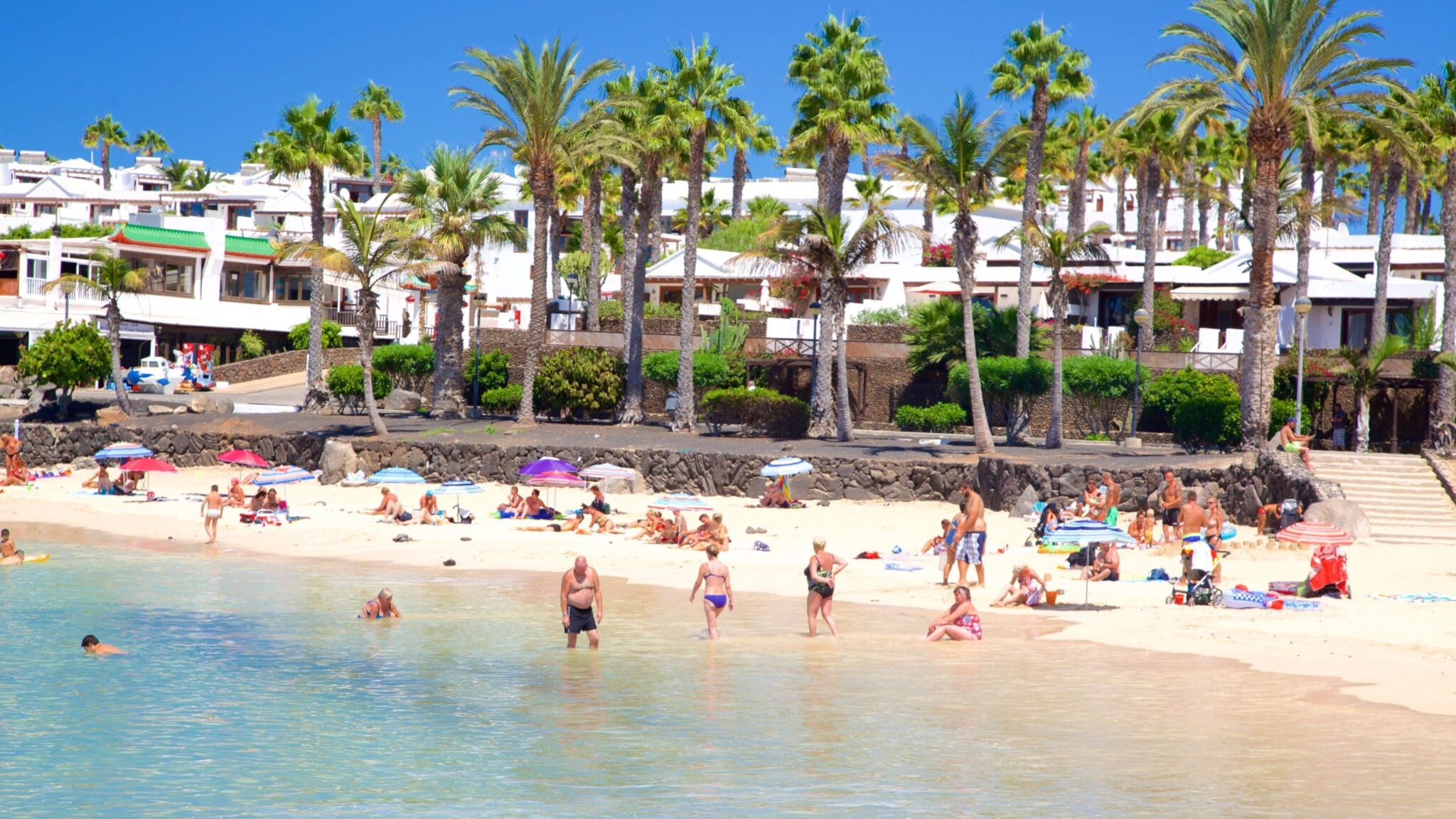 British girl drowns in hotel swimming pool - Olive Press News Spain